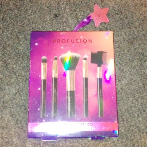 Profusion Cosmetics | Makeup | Black Brush Onthego 5pc Mini Eye Face ...